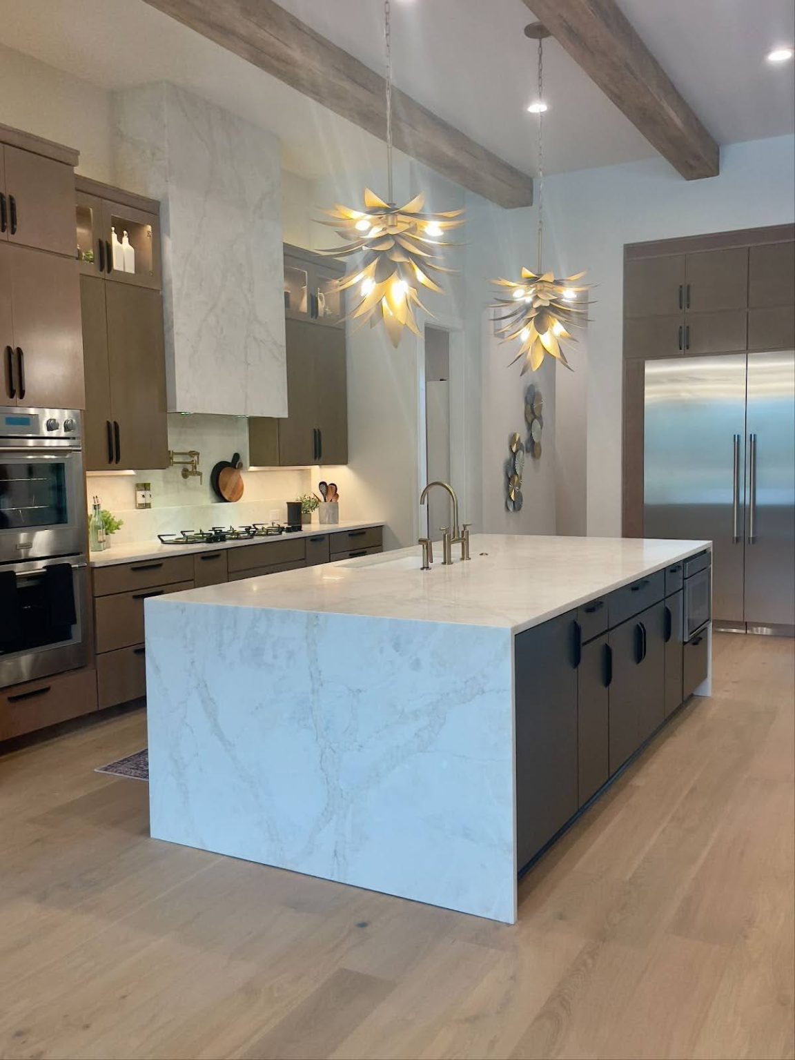 7 Ways to Make a Statement with Waterfall Countertops